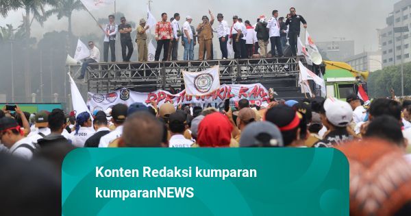 Demo APDESI Bubar, Lalu Lintas di Depan DPR Kembali Normal | kumparan.com